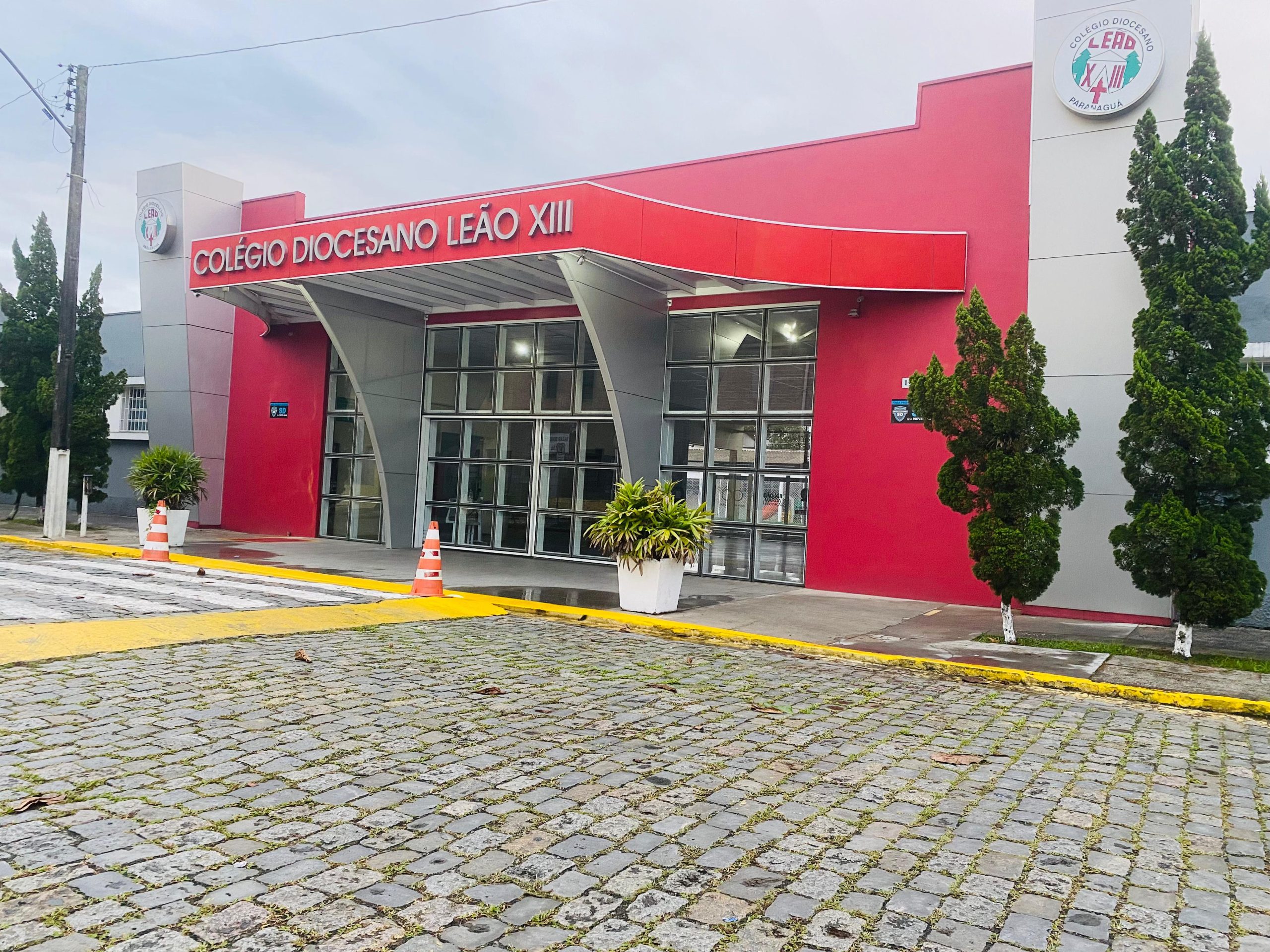 Colégio Leão XIII em Paranaguá preserva o legado moderno e social do ...