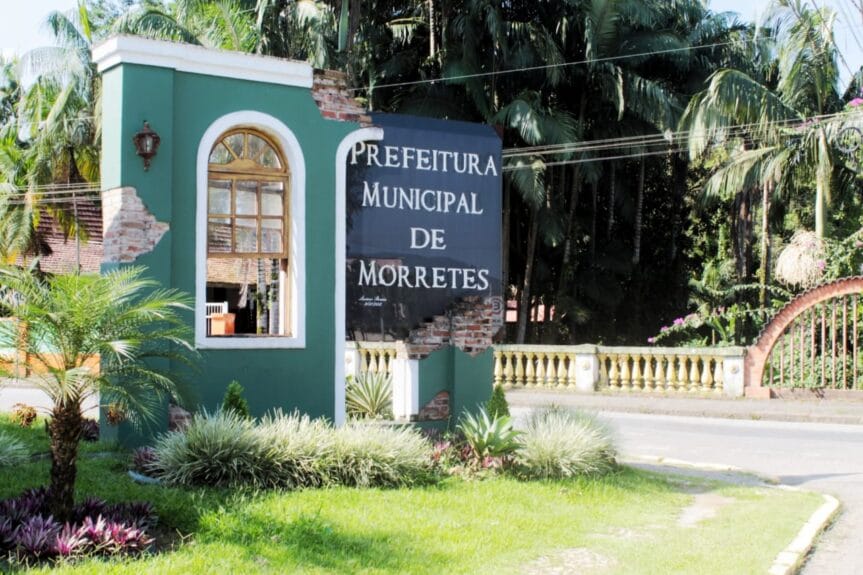 Caminhonete doada pela Receita Federal à Prefeitura de Morretes ...